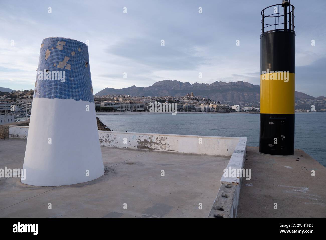 Edge column hi-res stock photography and images - Alamy