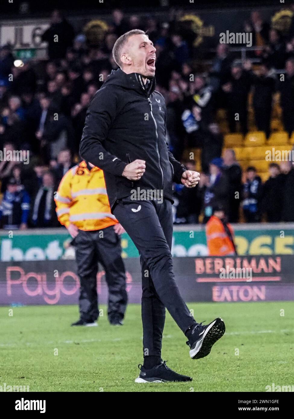 Gary o'neil wolves hi-res stock photography and images - Alamy