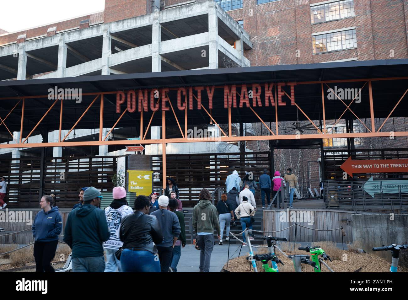 Urban design urban bustling buildings hi-res stock photography and images - Alamy