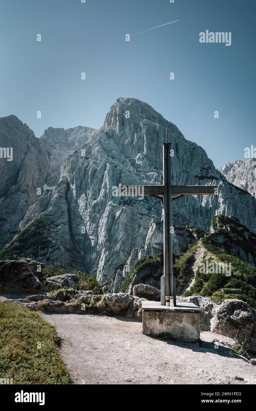 Hiking trails in the Tyrolean Alps Stock Photo - Alamy