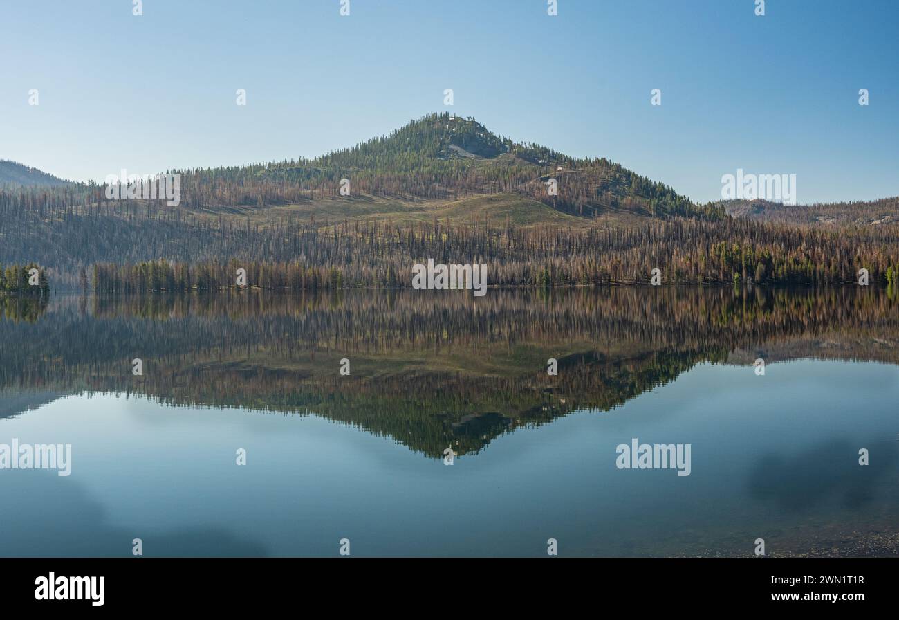 Mount Hoffman Reflects In Snag Lake in Lassen Volcanic National Park ...