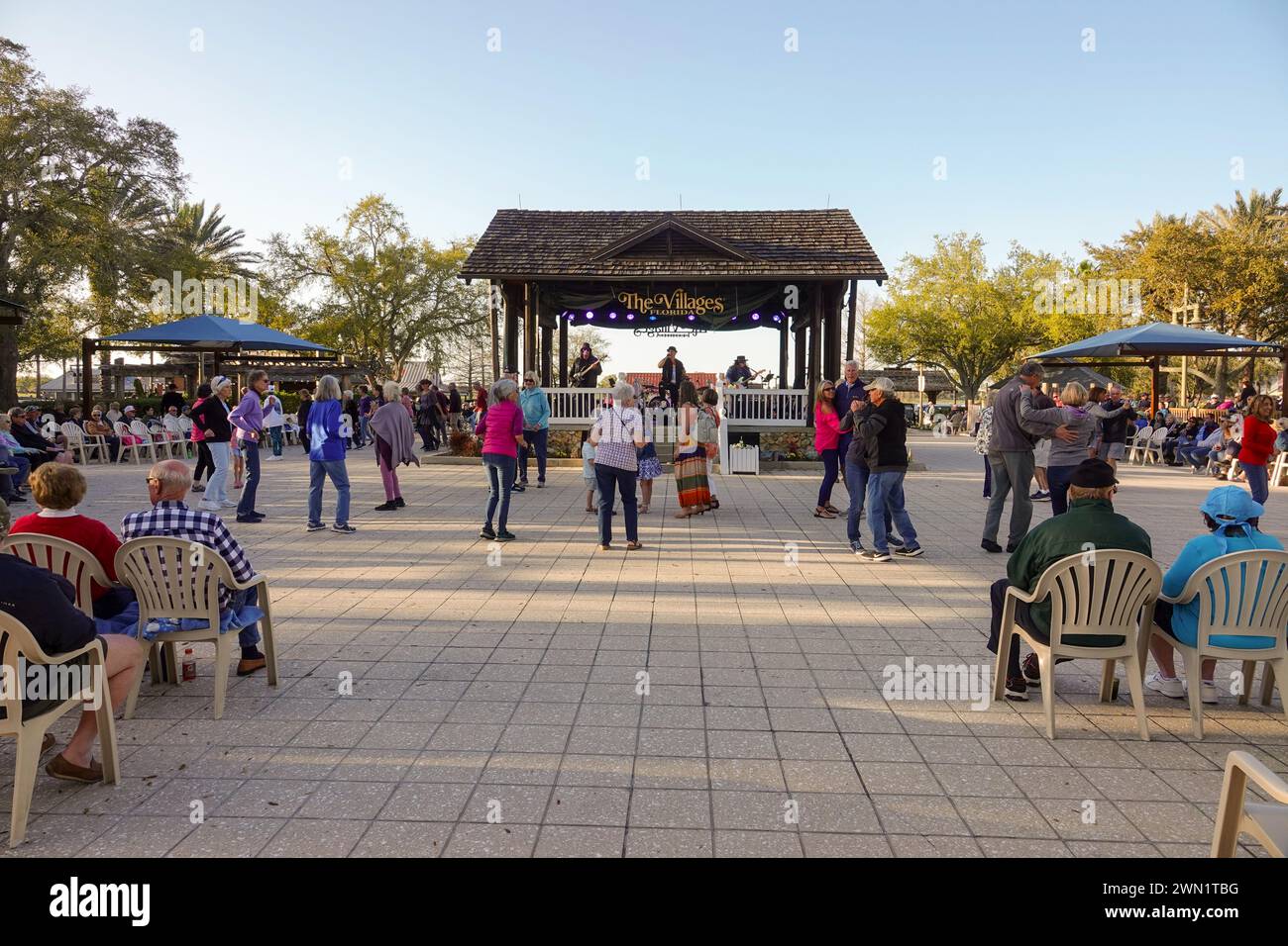 USA Florida FL The Villages retirement community senior living nightly ...