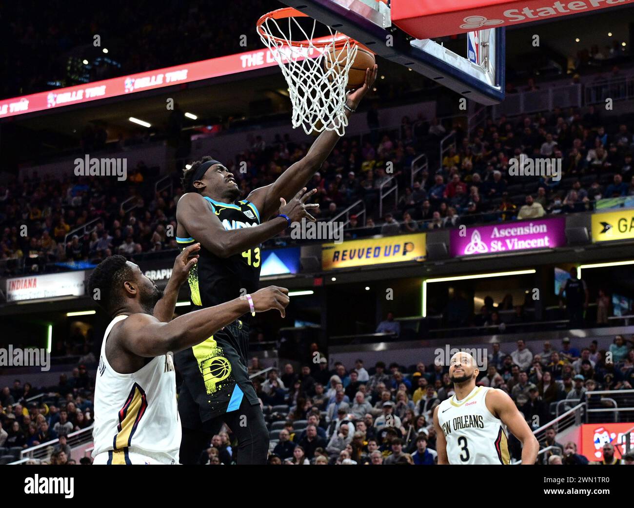 Indiana Pacers forward Pascal Siakam shoots next to New Orleans ...