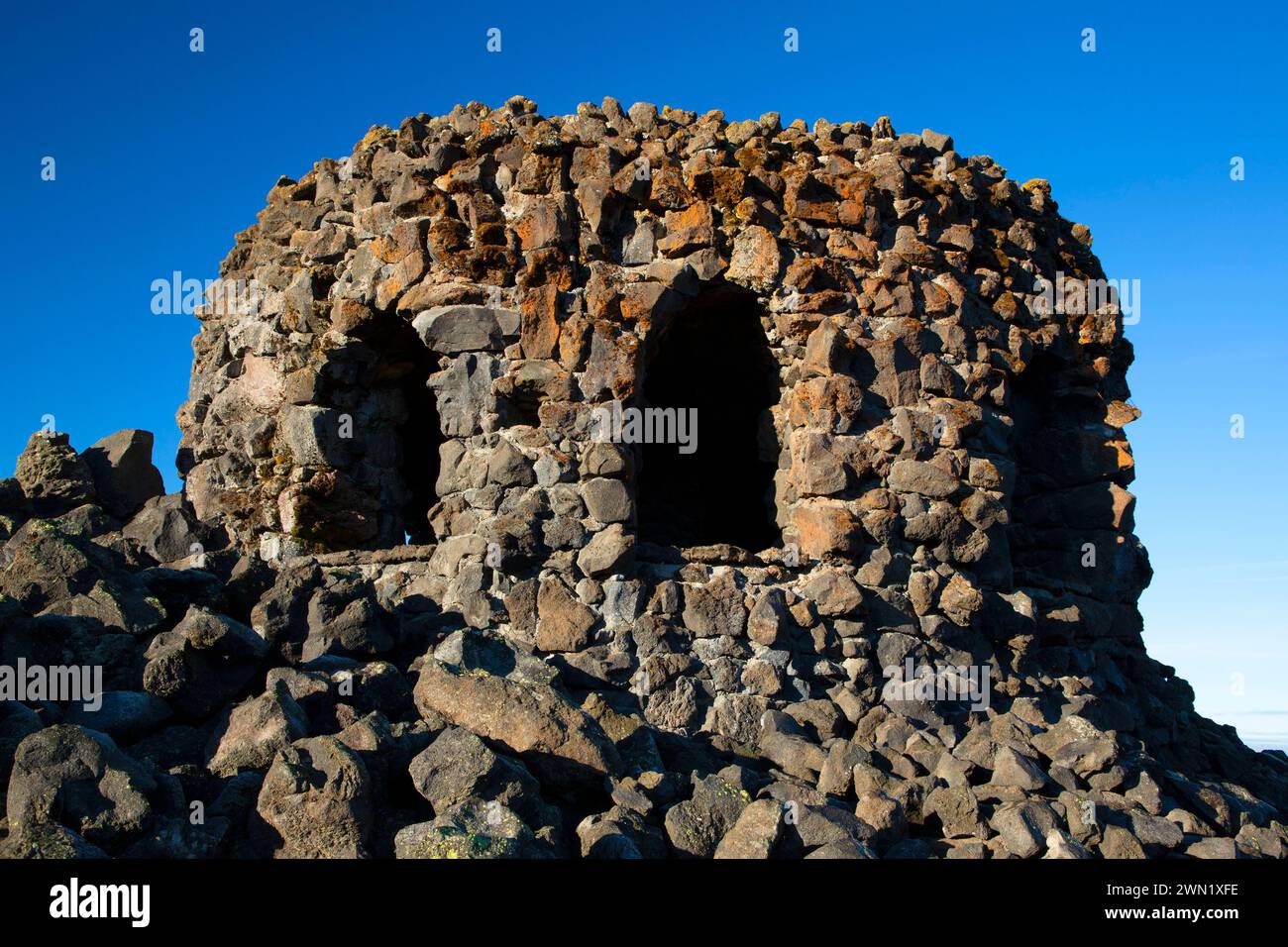 Dee Wright Observatory, Willamette National Forest, McKenzie Pass ...