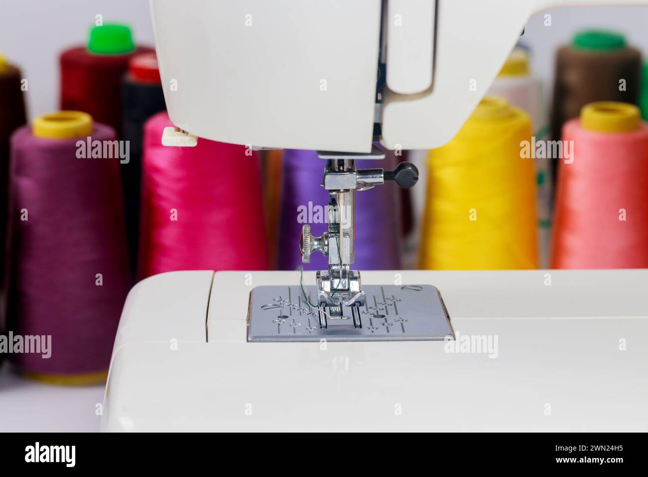 Dressmaker workplace sewing machines hi-res stock photography and ...