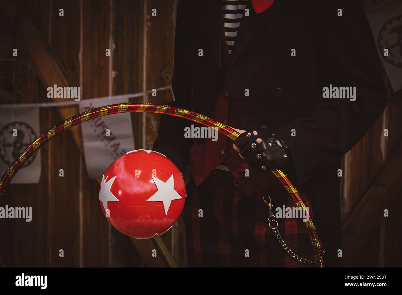 Vintage circus performer hi-res stock photography and images - Alamy