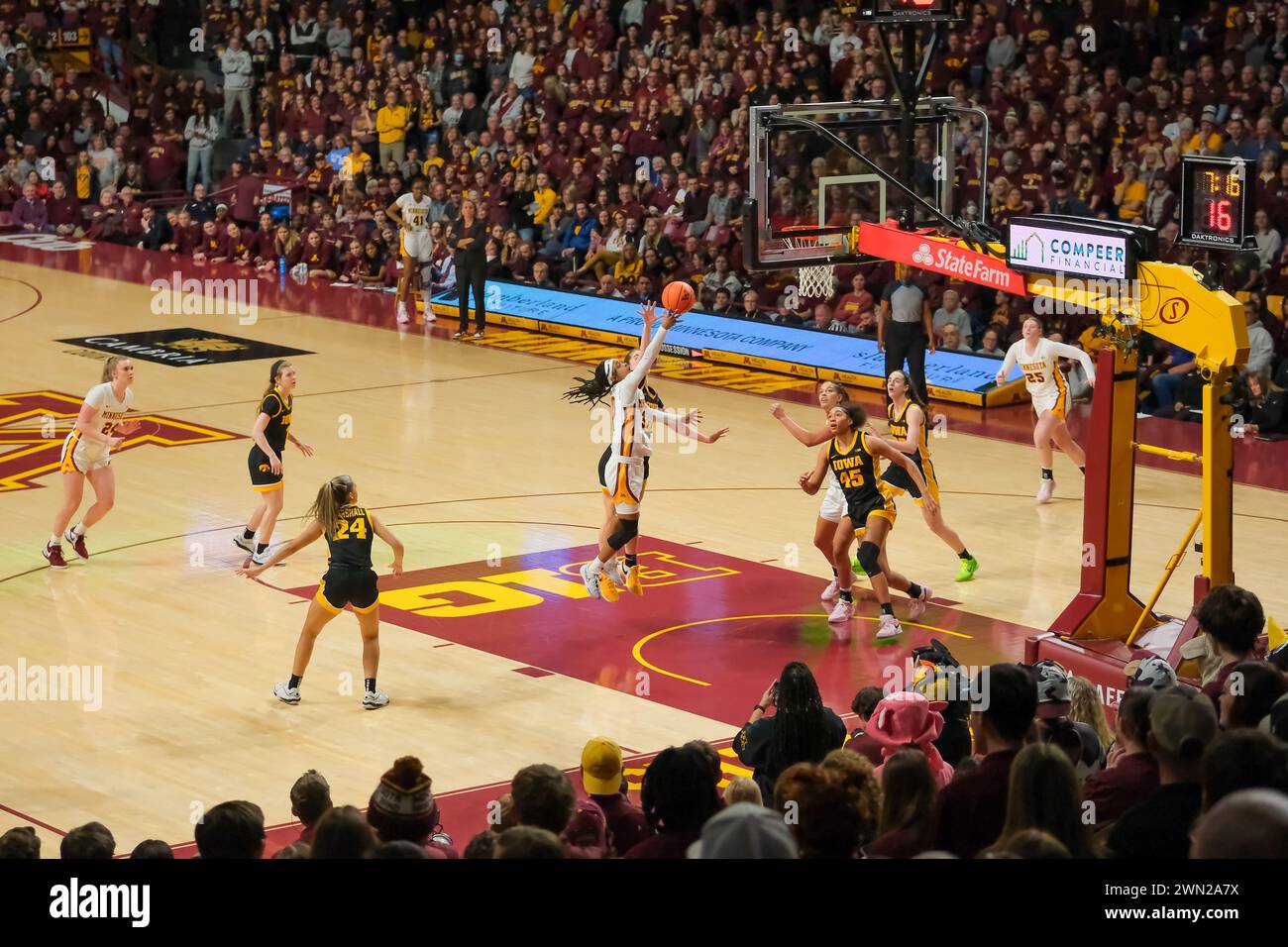 Minneapolis, Minnesota, USA. 28th Feb, 2024. Minnesota Golden Gophers ...