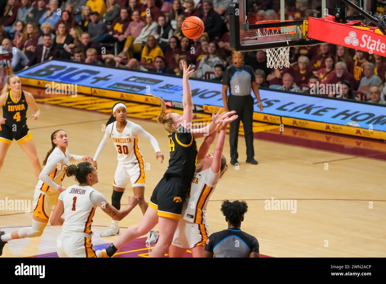 Minneapolis, Minnesota, USA. 28th Feb, 2024. Iowa Hawkeyes forward ...