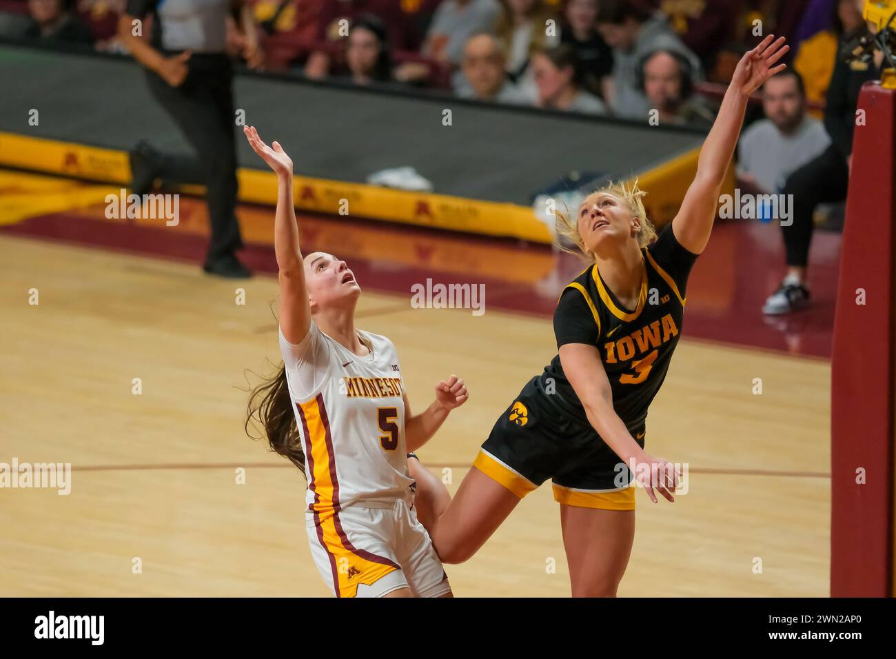 Minneapolis, Minnesota, USA. 28th Feb, 2024. Minnesota Golden Gophers ...