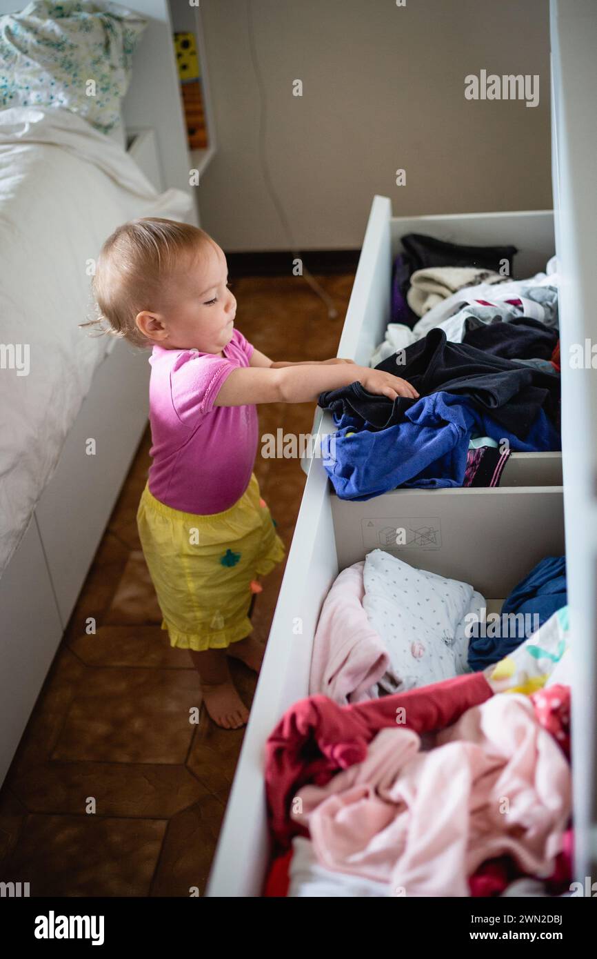 Child tidies bedroom hi-res stock photography and images - Alamy