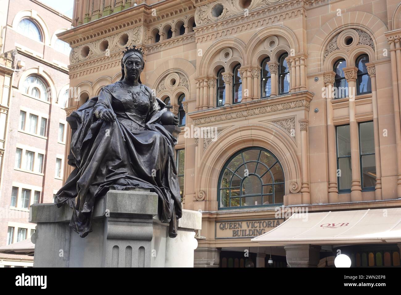 The Queen Victoria statue in front of the Queen Victoria Building (QVB ...