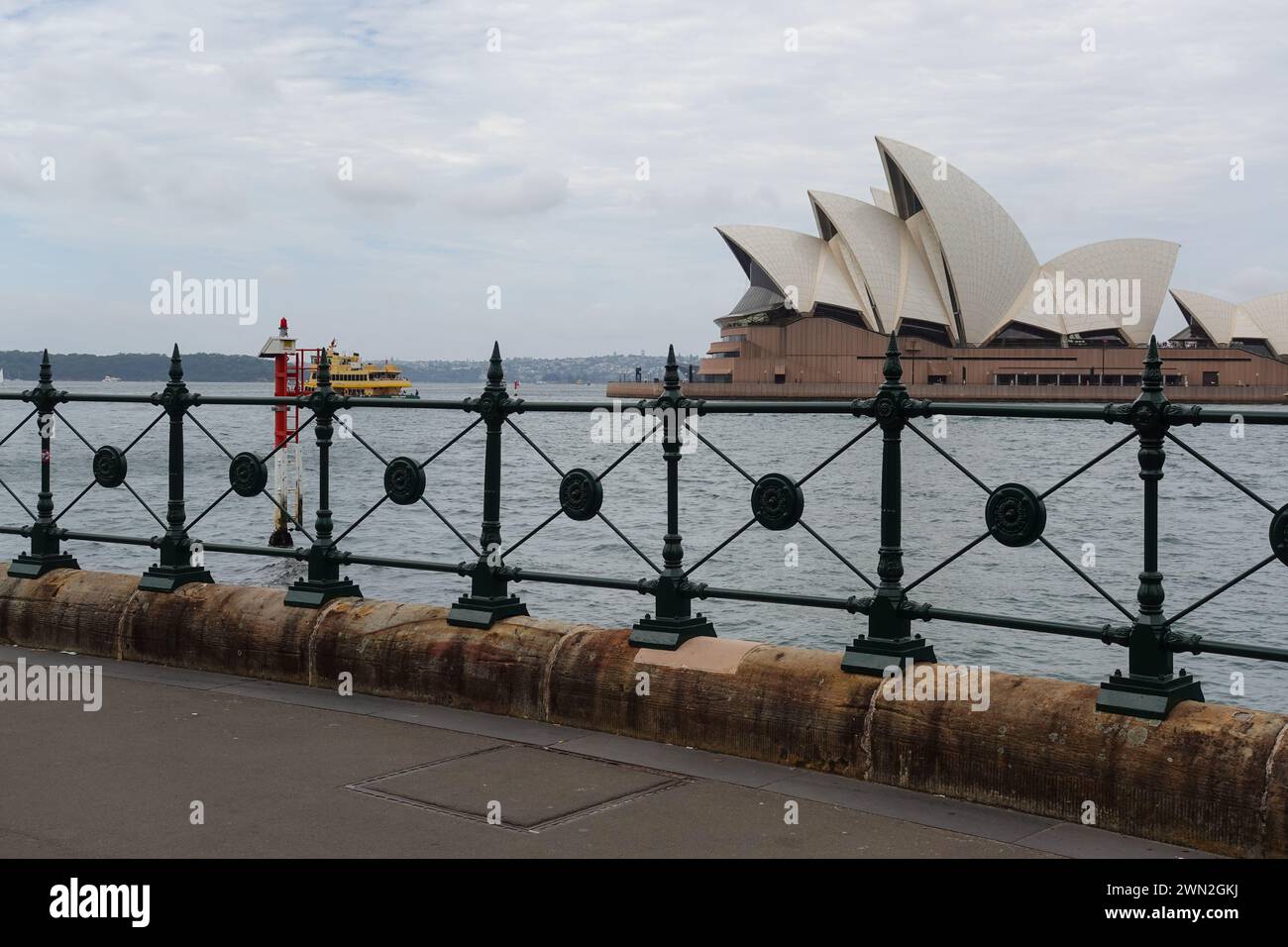 Sydney opera house across Sydney harbour Stock Photo - Alamy