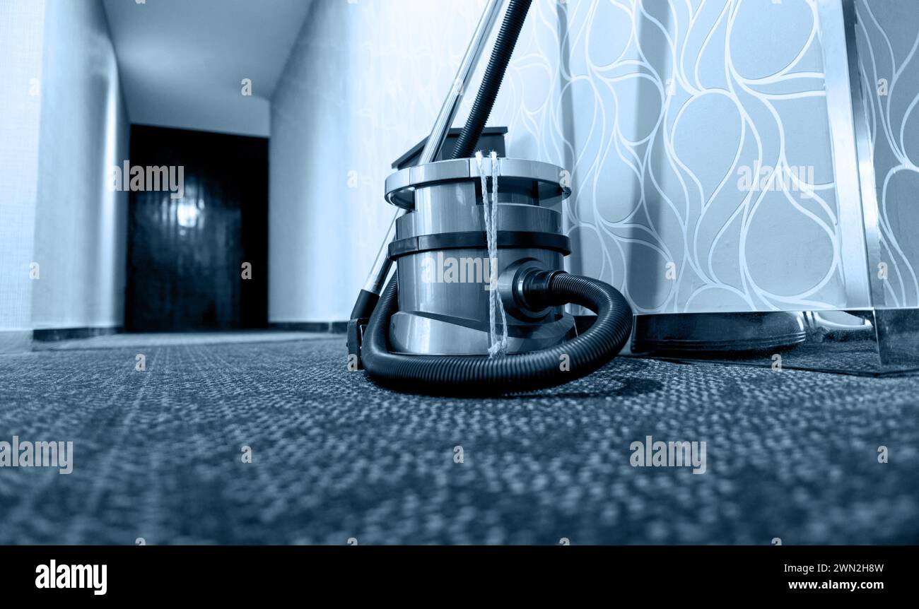 Cleaner hotel entrance hi-res stock photography and images - Alamy