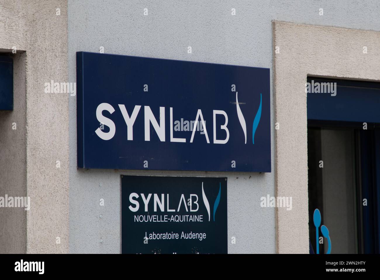 Synlab medical biology laboratory entrance hi-res stock photography and ...