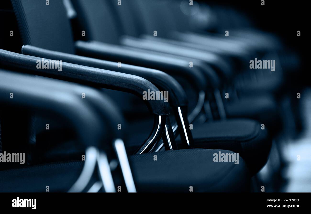 Waiting room black line hi-res stock photography and images - Alamy