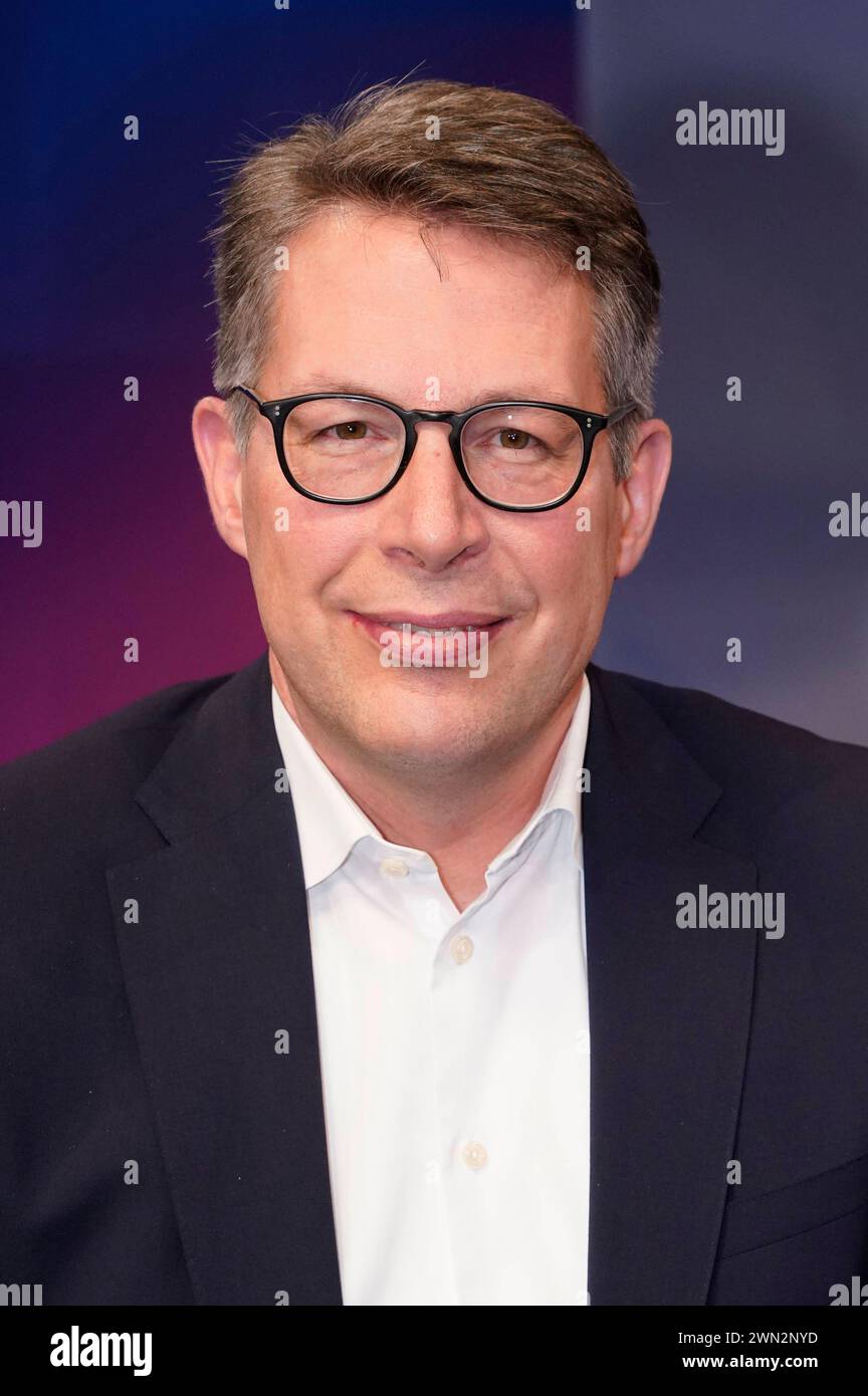 Markus Blume in der ARD-Talkshow maischberger im Studio Berlin ...