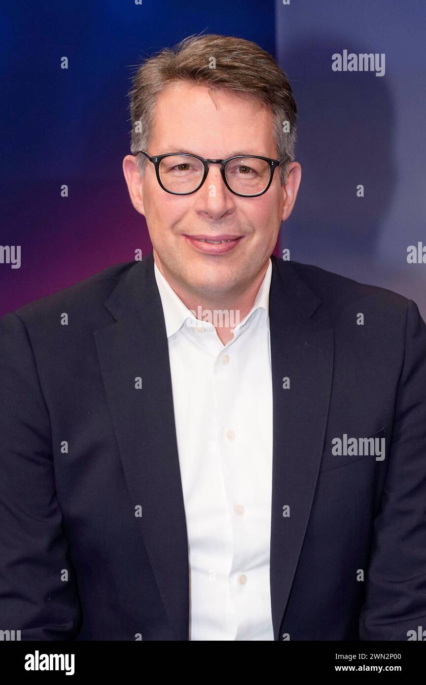 Markus Blume in der ARD-Talkshow maischberger im Studio Berlin ...