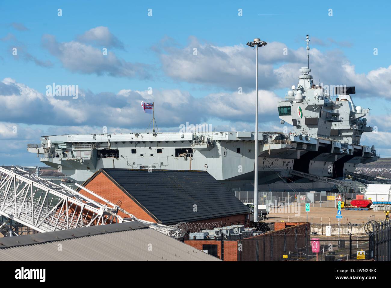 The British Naval fleet flagship HMS Queen Elizabeth docked in ...