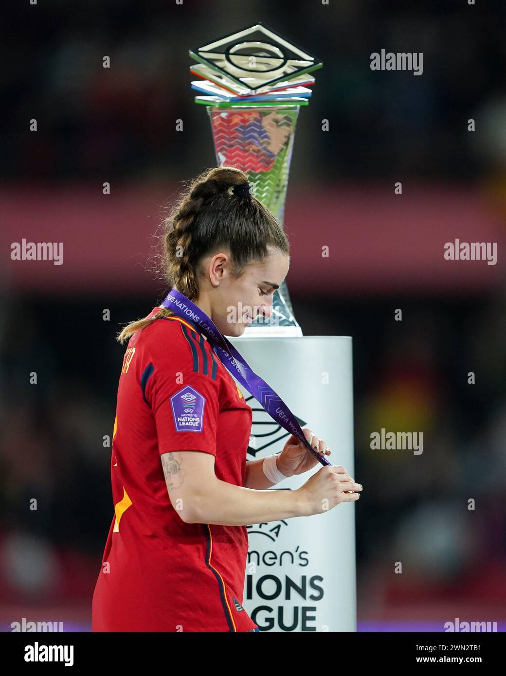 Uefa women's nations league trophy hi-res stock photography and images ...
