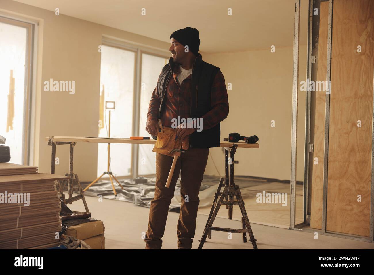 Man doing renovation home hi-res stock photography and images - Alamy