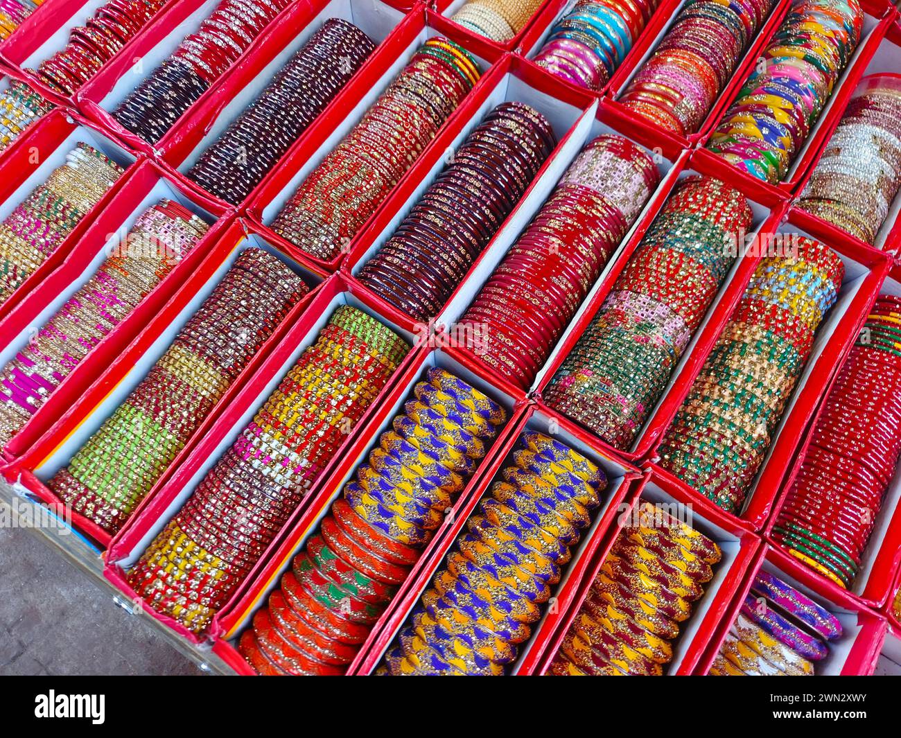 Bangles collections hi-res stock photography and images - Alamy