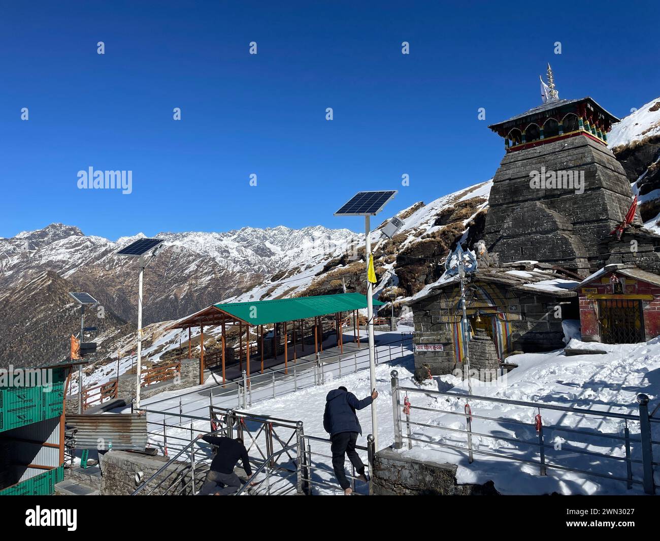 Kedarnath temple winter hi-res stock photography and images - Alamy