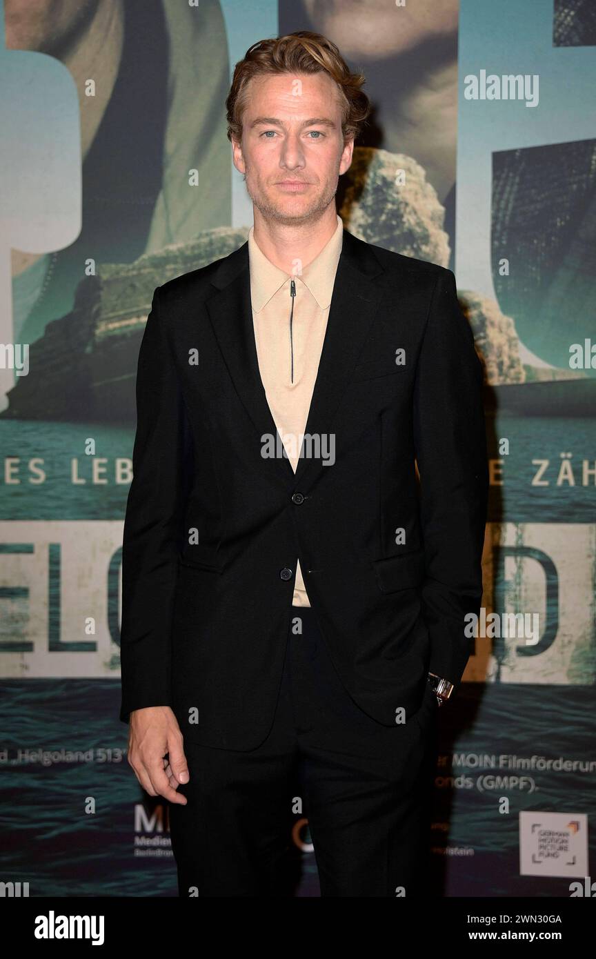 Alexander Fehling bei der Premiere der Sky Original Serie Helgoland 513 ...
