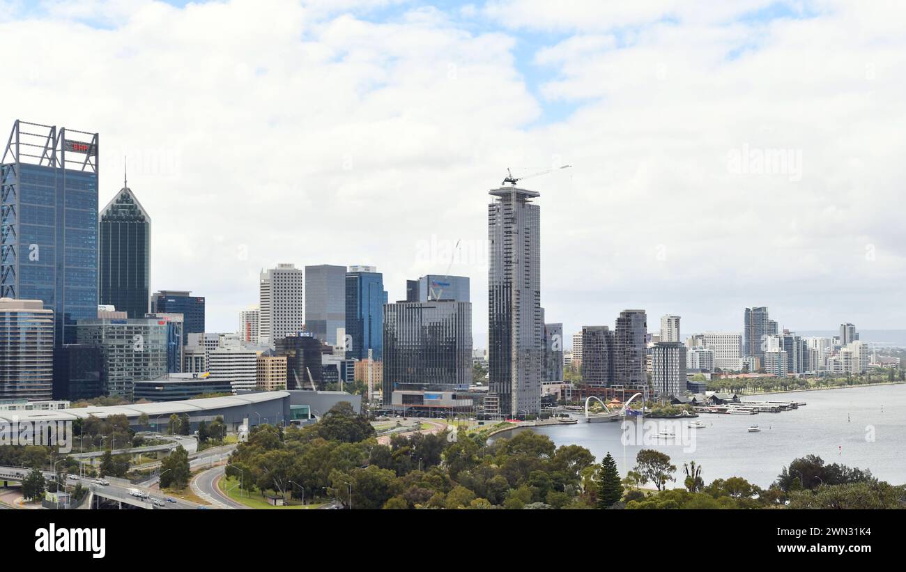 Panoramic view of Perth CBD from King's Park Stock Photo - Alamy