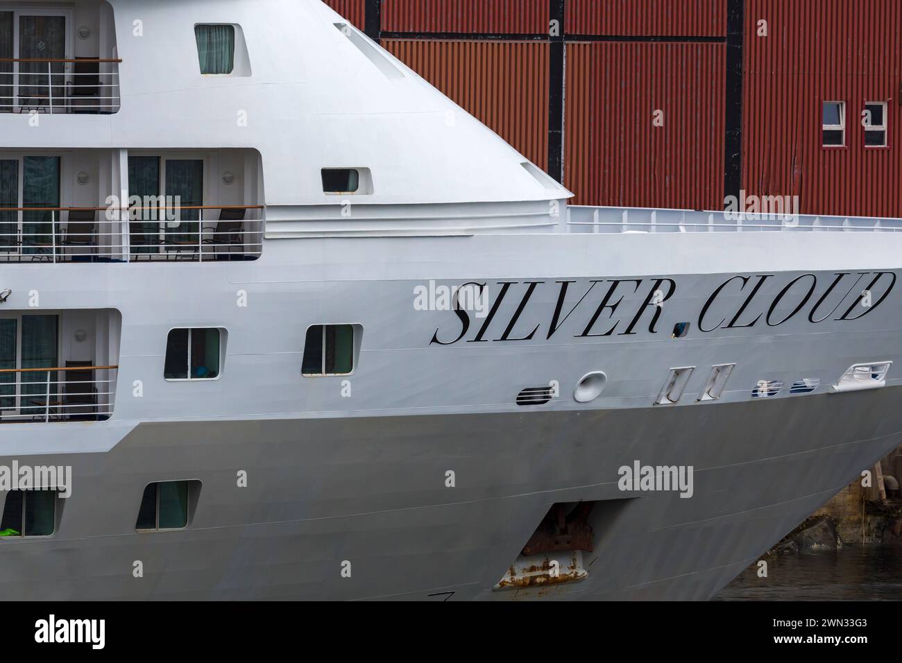 Silver cloud cruiseship hi-res stock photography and images - Alamy