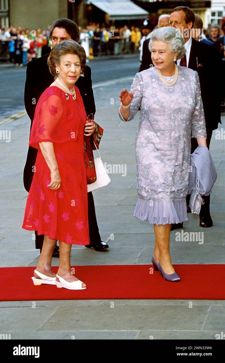 Queen Elizabeth II (right) and Princess Margaret at the Opera House in ...