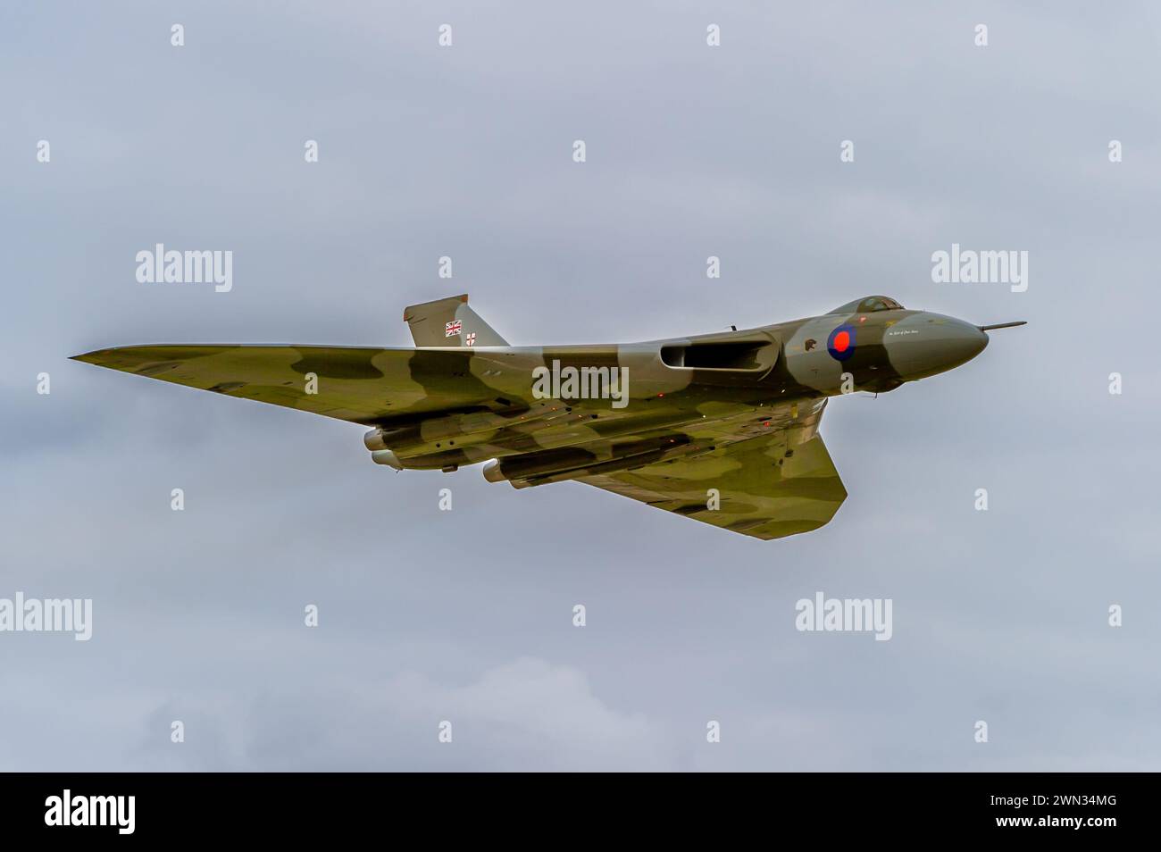 Avro Vulcan nuclear bomber XH558 flying at the VTTS open day, September ...