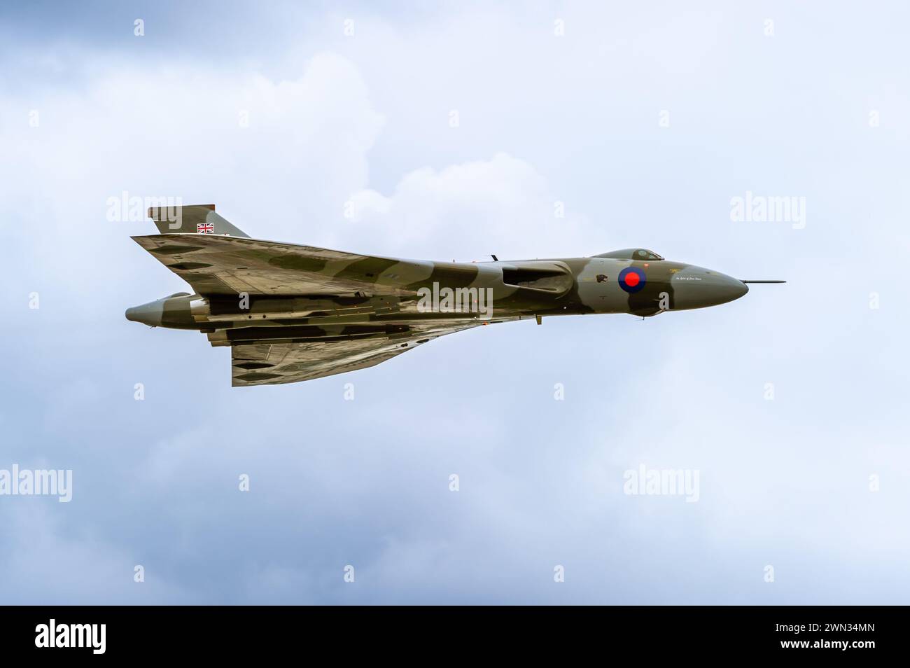 Avro Vulcan nuclear bomber XH558 flying at the VTTS open day, September ...