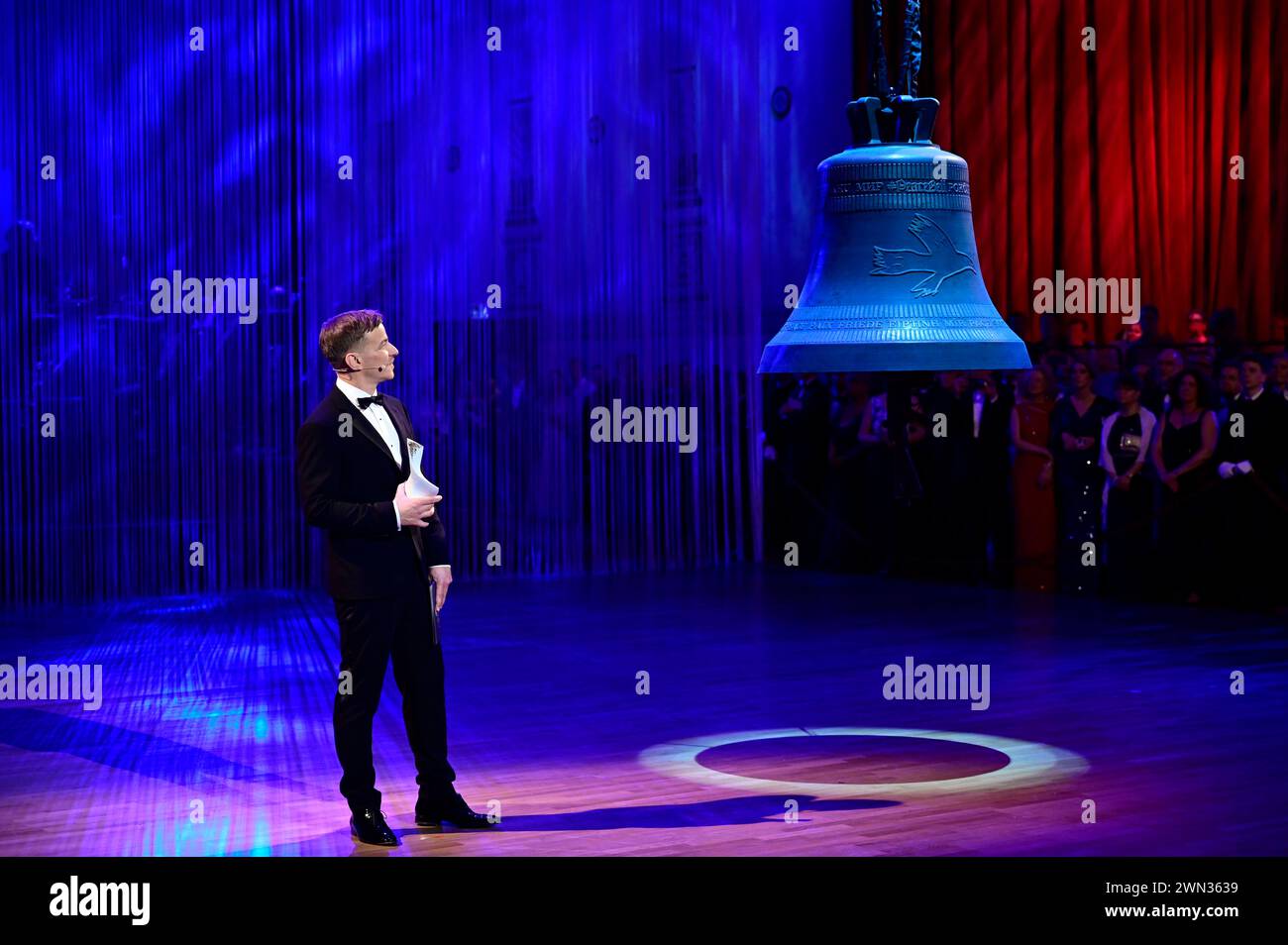 Tom Wlaschiha und Michael Patrick Kelly beim 16. SemperOpernball 2024 ...