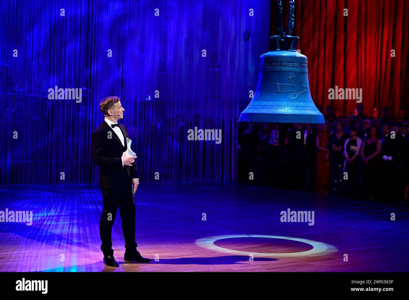 Tom Wlaschiha und Michael Patrick Kelly beim 16. SemperOpernball 2024 ...