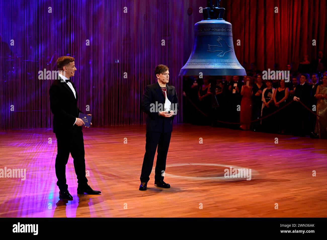 Tom Wlaschiha und Michael Patrick Kelly beim 16. SemperOpernball 2024 ...