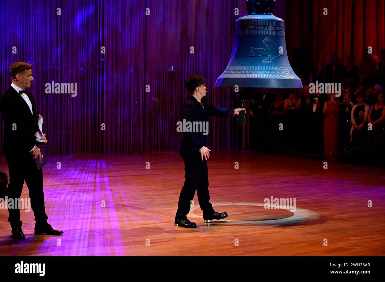 Tom Wlaschiha und Michael Patrick Kelly beim 16. SemperOpernball 2024 ...