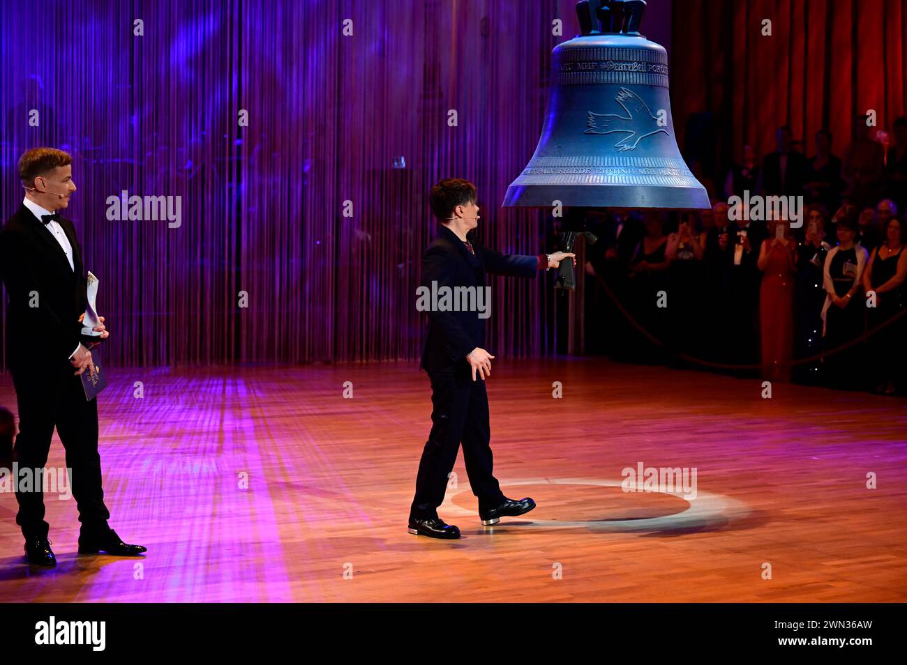 Tom Wlaschiha und Michael Patrick Kelly beim 16. SemperOpernball 2024 ...