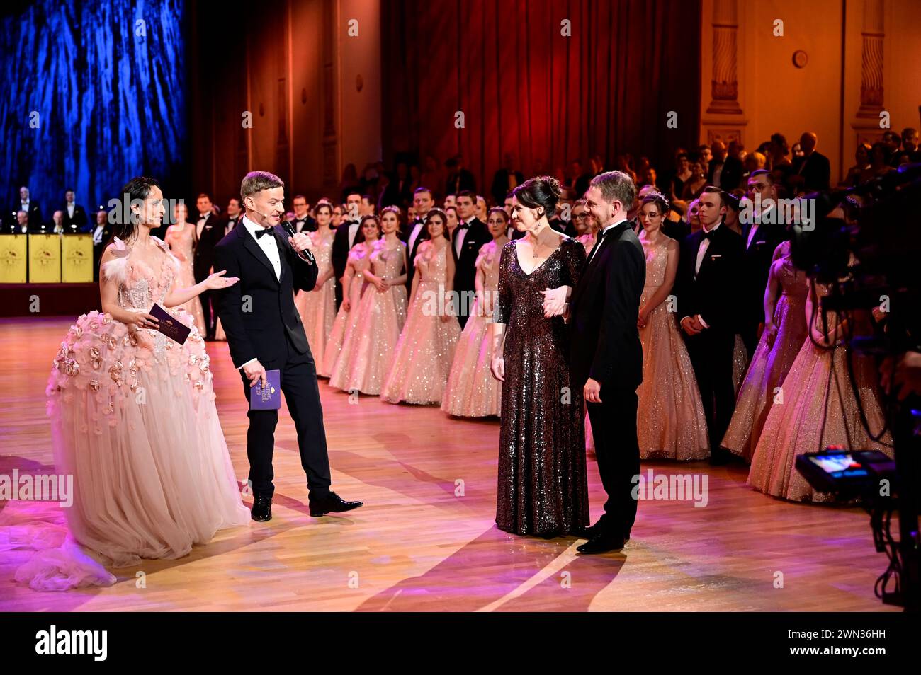 Stephanie Stumph und Tom Wlaschiha und Michael Kretschmer mit Partnerin Annett Hofmann beim 16 ...