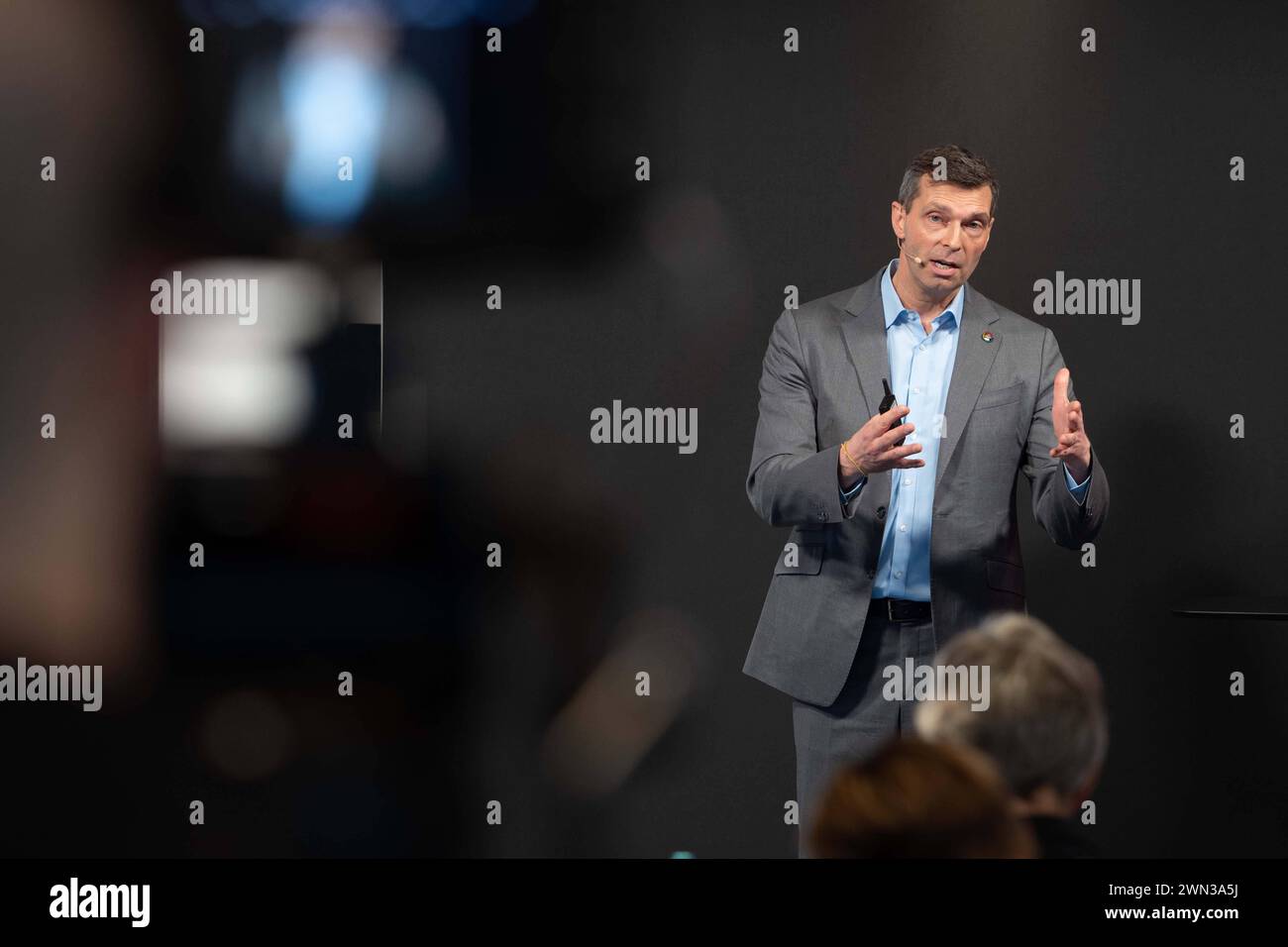 Dr. Markus STEILEMANN, Vorstandsvorsitzender, CEO, bei seiner Rede Bilanzpressekonferenz der ...