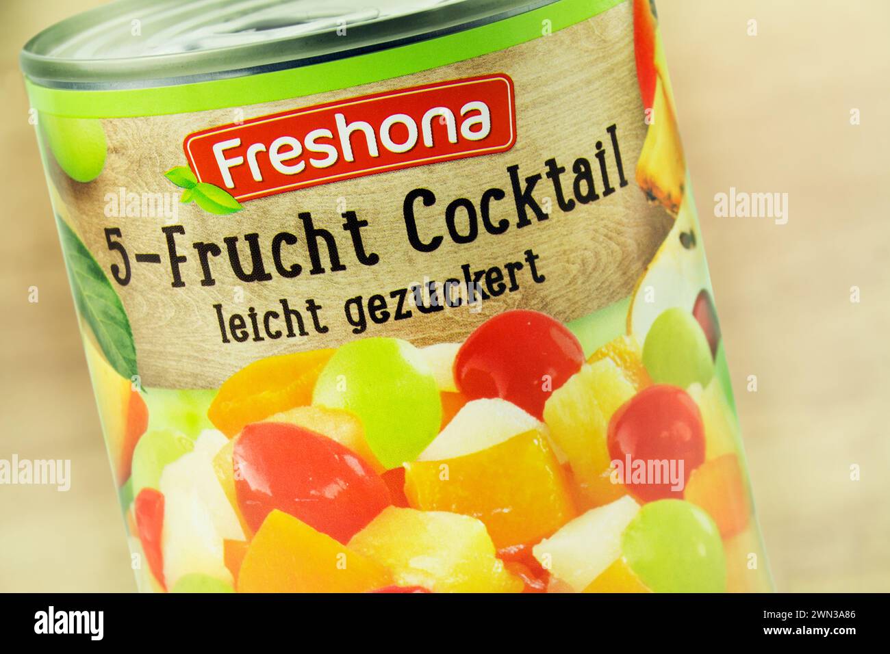 5-Frucht Cocktail Früchte in der Dose von Freshona Stock Photo - Alamy