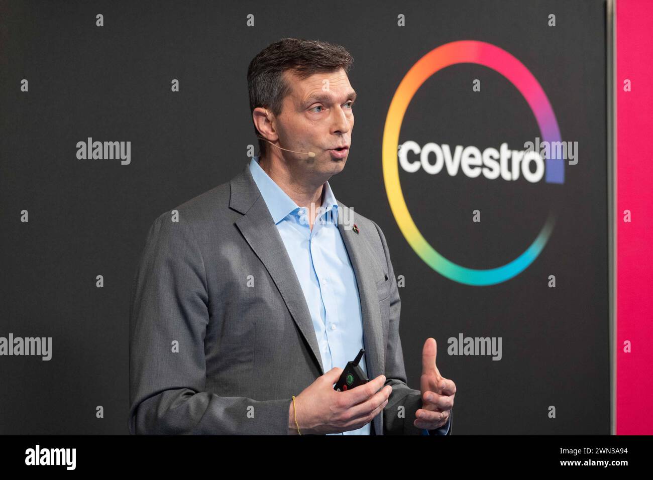 Dr. Markus STEILEMANN, Vorstandsvorsitzender, CEO, bei seiner Rede Bilanzpressekonferenz der ...