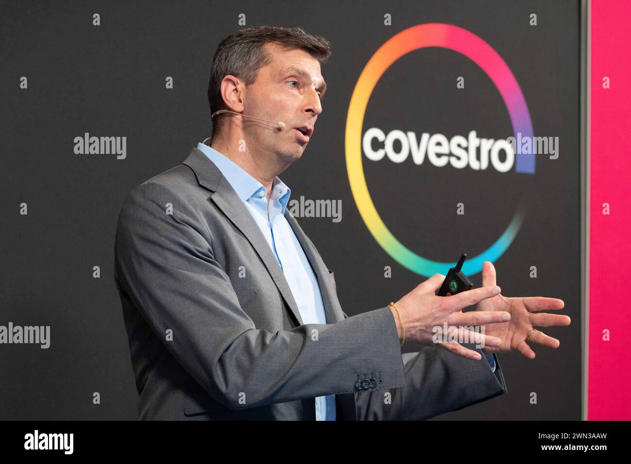 Dr. Markus STEILEMANN, Vorstandsvorsitzender, CEO, bei seiner Rede Bilanzpressekonferenz der ...