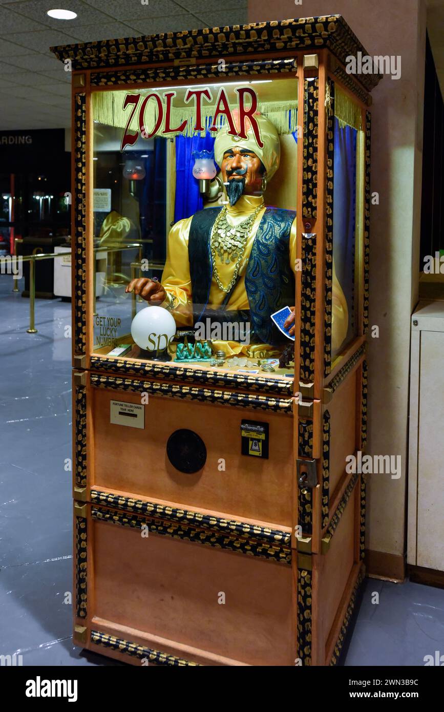 Zoltar Speaks Coin Operated Machine Stock Photo - Alamy