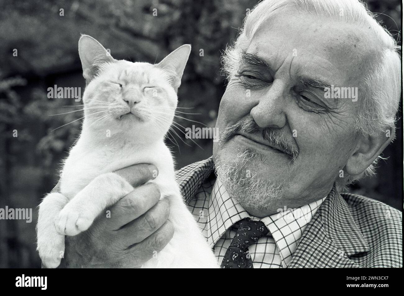 Jonathan ross home hi-res stock photography and images - Alamy