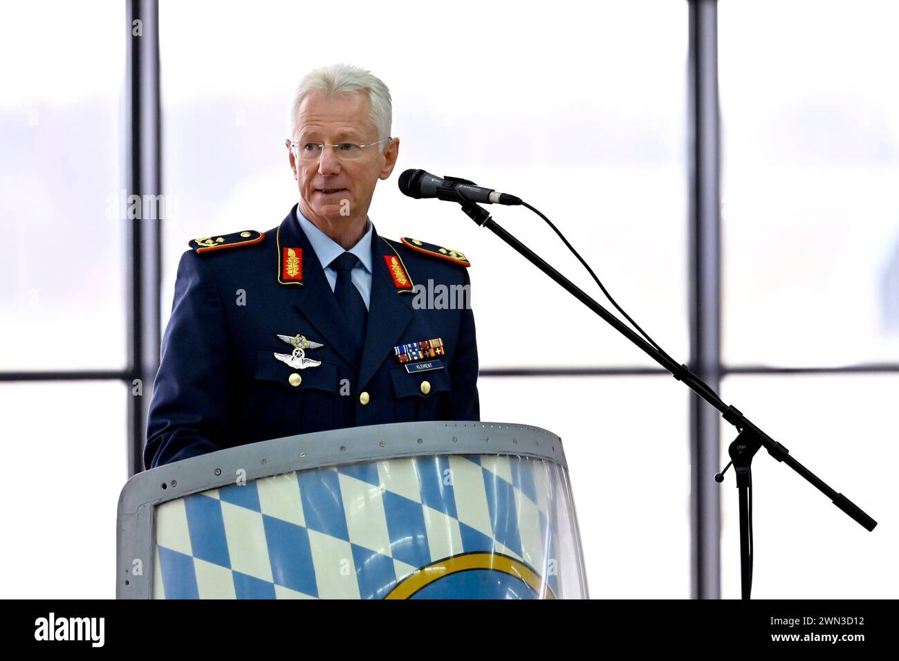 Generalmajor Peter Klement hält eine Rede beim Verabschiedungsappell ...