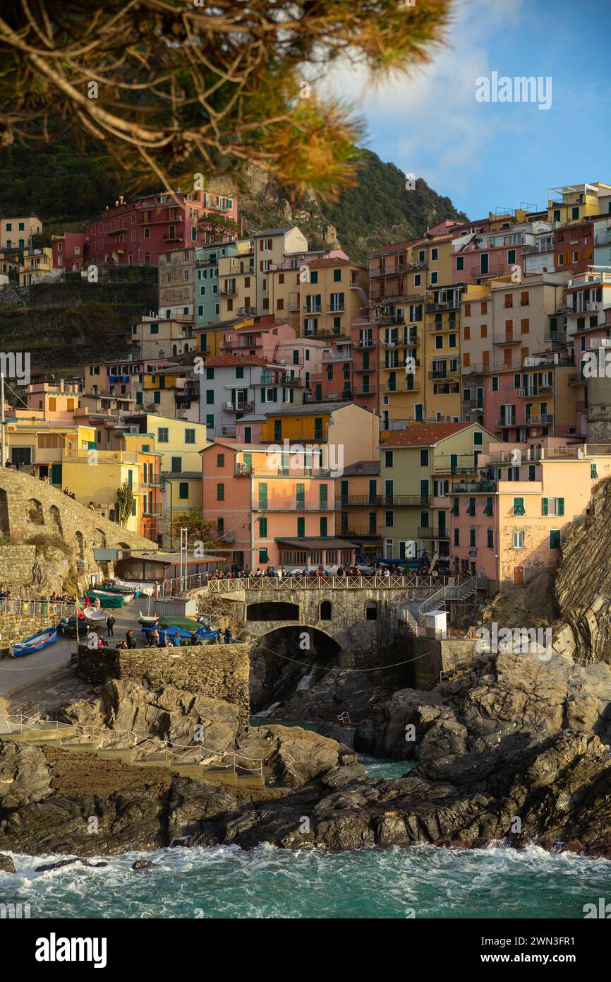 Manarola town at sunset in Cinque Terre, Italy Stock Photo - Alamy