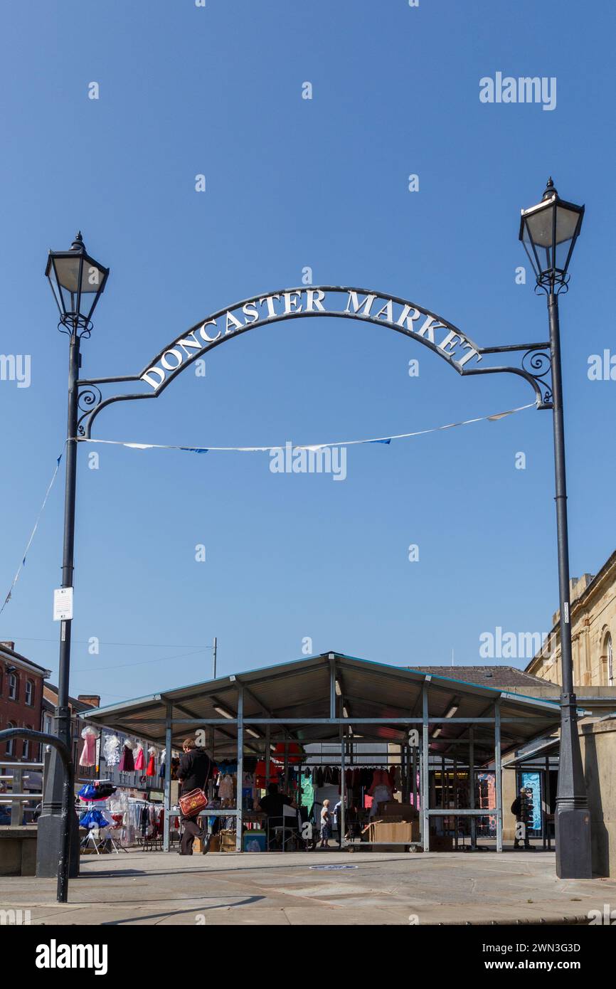 Doncaster market hi-res stock photography and images - Alamy
