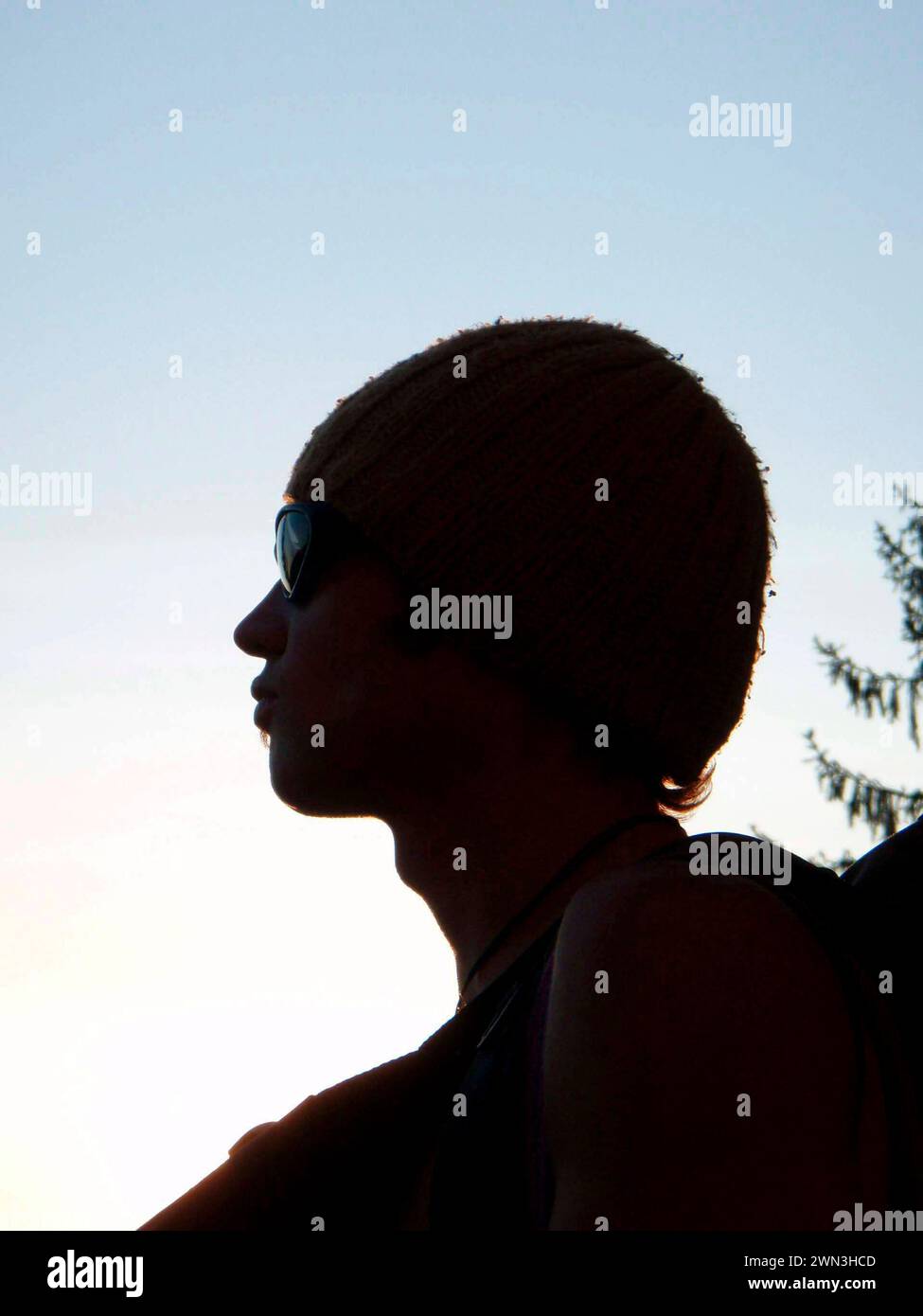 loneliness in men, feeling depressed and alone, psychology and mental ...