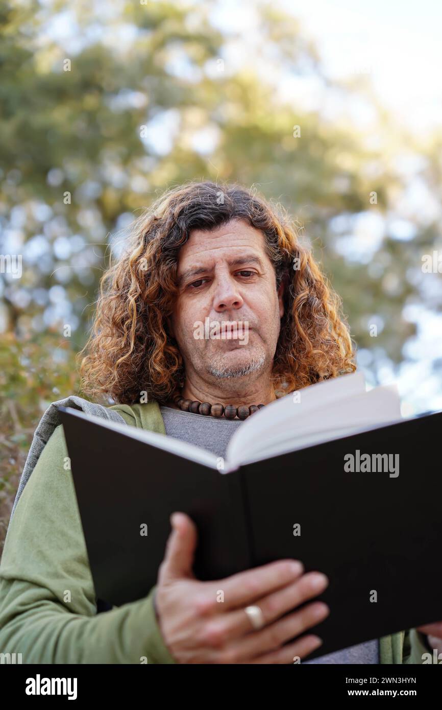 Read hairstyle hi-res stock photography and images - Alamy