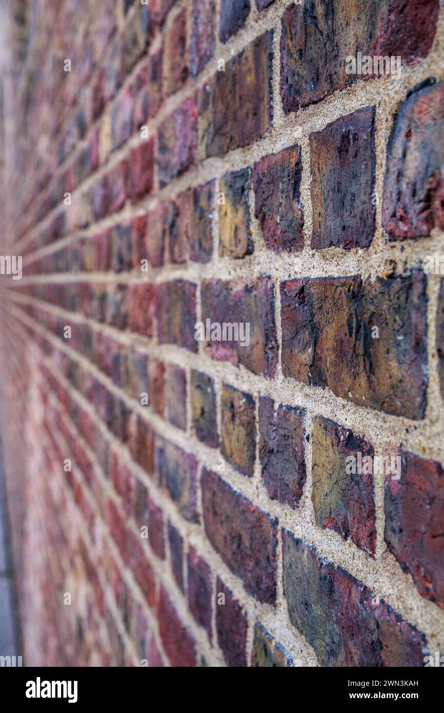 Parallel wall hi-res stock photography and images - Alamy